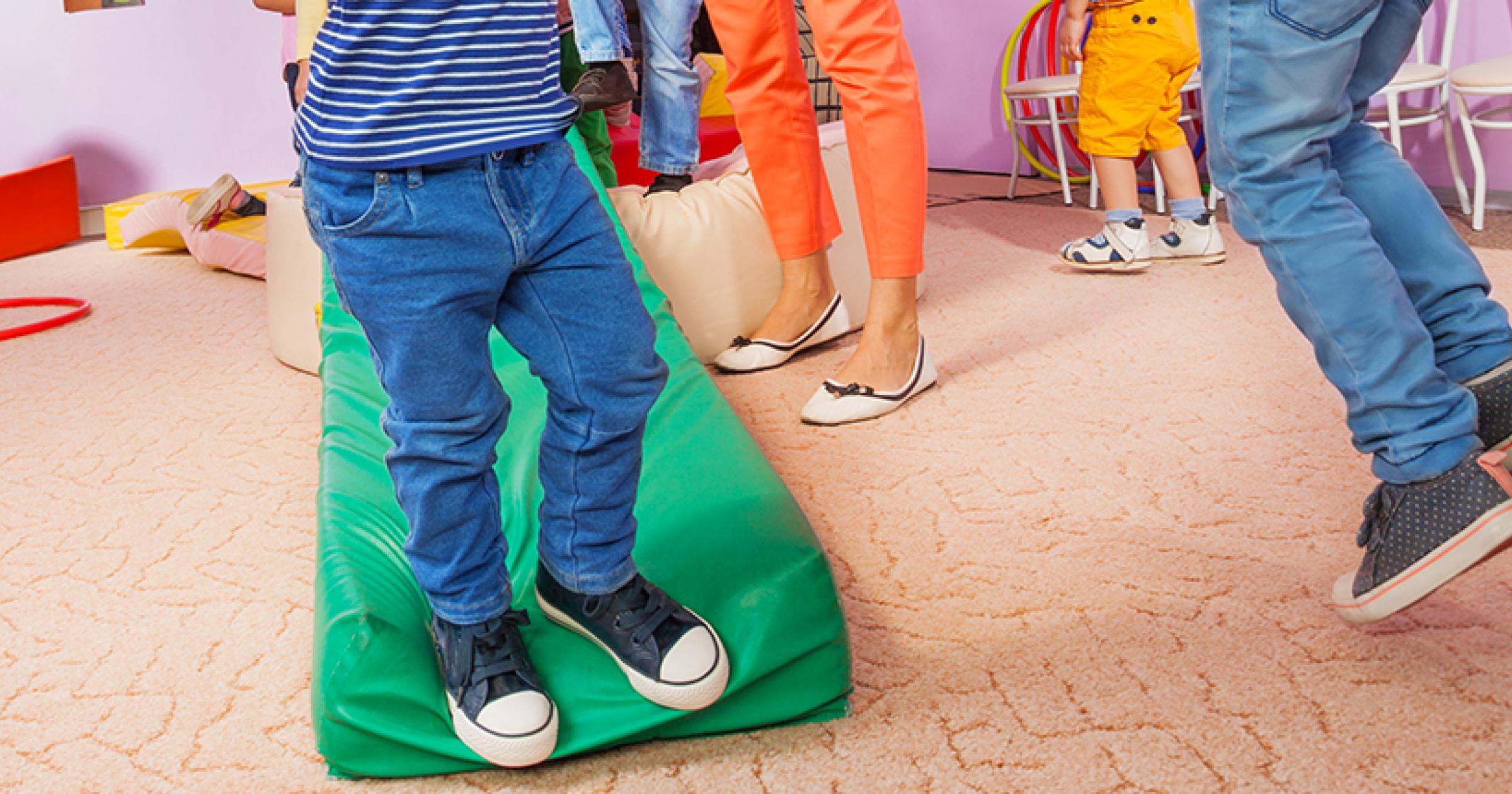 Queen/King Bees on Flowers | Appetite to Play