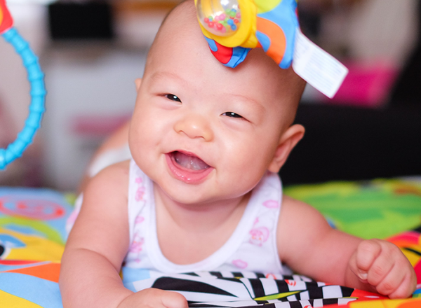 Developmental milestones: 6-12 months | Appetite to Play